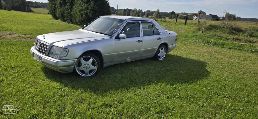 Мерседес W 124 1995 в Каунас, объемом двигателя 2.00 л и пробегом 418 тыс. км за 2900 €, фото 4 на AUTOMOTO.COM.LV
