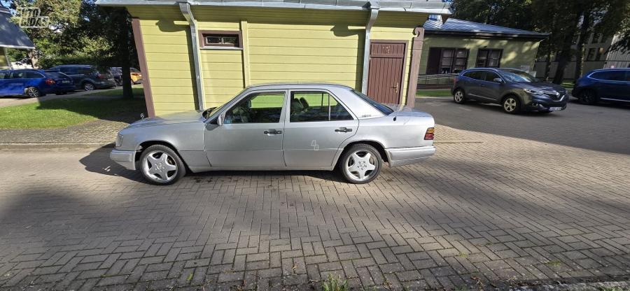 Мерседес W 124 1995 в Каунас, объемом двигателя 2.00 л и пробегом 418 тыс. км за 2900 €, фото 8 на AUTOMOTO.COM.LV
