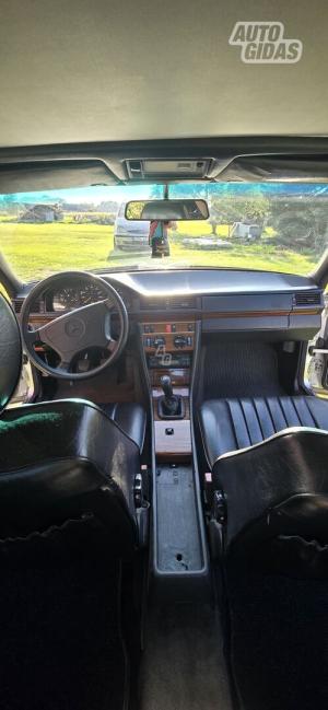 Мерседес W 124 1995 в Каунас, объемом двигателя 2.00 л и пробегом 418 тыс. км за 2900 €, фото 24 на AUTOMOTO.COM.LV
