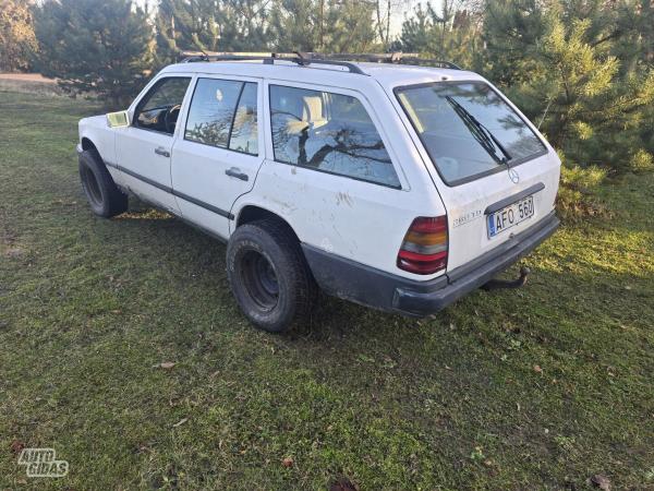 Mercedes-Benz W 124 1990 Panevēža, ar dzinēja tilpumu 2.50 L un nobraukumu 400 tūkst. km par 700 €, foto 3 vietnē AUTOMOTO.COM.LV