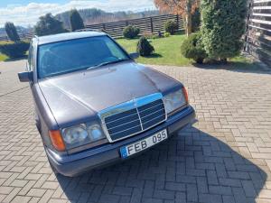 Violets Mercedes-Benz W 124 1993 Kauņa, ar dzinēja tilpumu 2.50 L un nobraukumu 416 tūkst. km par 1000 €, foto  vietnē AUTOMOTO.COM.LV
