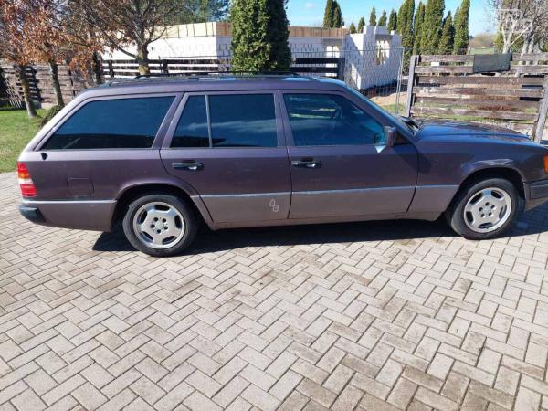 Violet Mercedes-Benz W 124 1993 in Kaunas, with an engine capacity of 2.50 L and mileage of 416 thousand km for 1000 €, photo 2 on AUTOMOTO.COM.LV