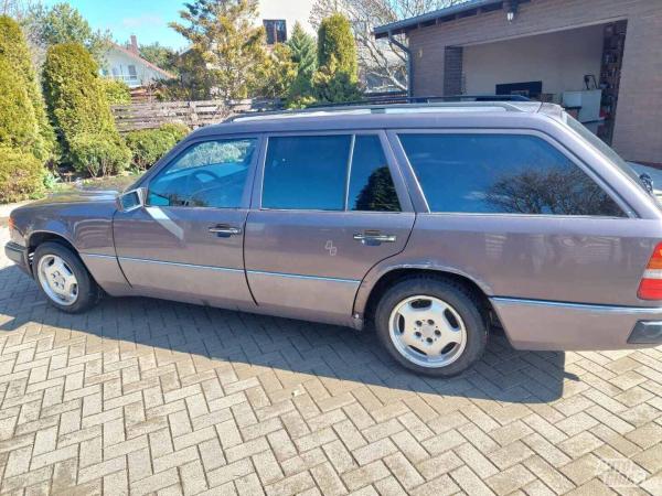 Violet Mercedes-Benz W 124 1993 in Kaunas, with an engine capacity of 2.50 L and mileage of 416 thousand km for 1000 €, photo 6 on AUTOMOTO.COM.LV