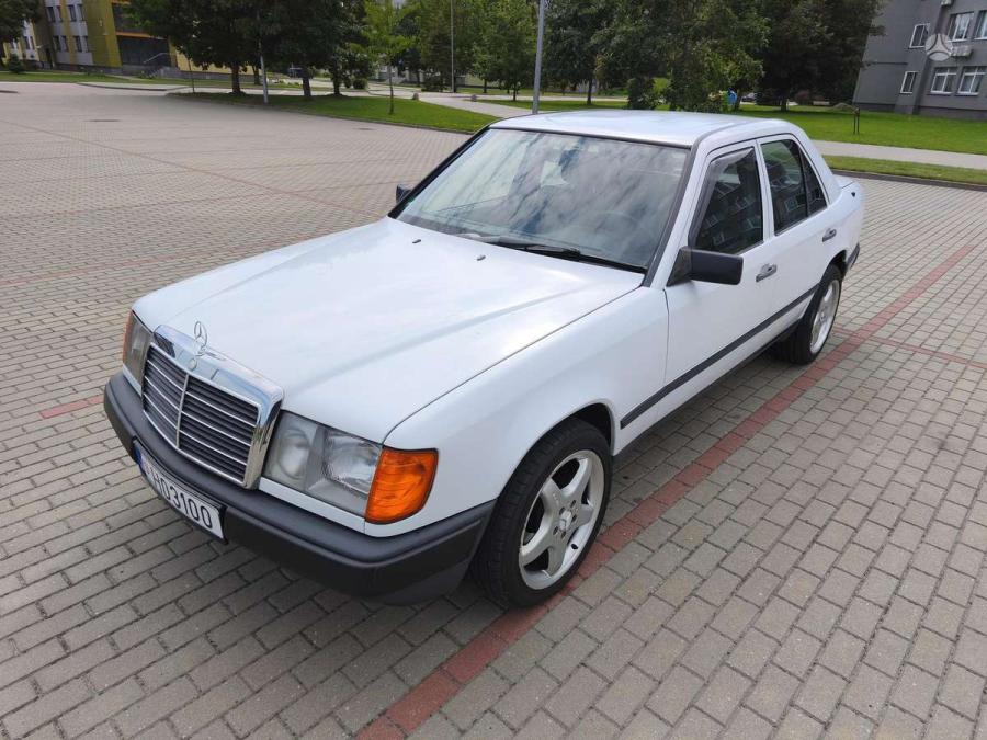 Balts Mercedes-Benz W 124 1987 Kauņa, ar dzinēja tilpumu 2.30 L un nobraukumu 104 tūkst. km par 4333 €, foto 1 vietnē AUTOMOTO.COM.LV