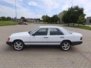 Balts Mercedes-Benz W 124 1987 Kauņa, ar dzinēja tilpumu 2.30 L un nobraukumu 104 tūkst. km par 4333 €, foto 5 vietnē AUTOMOTO.COM.LV
