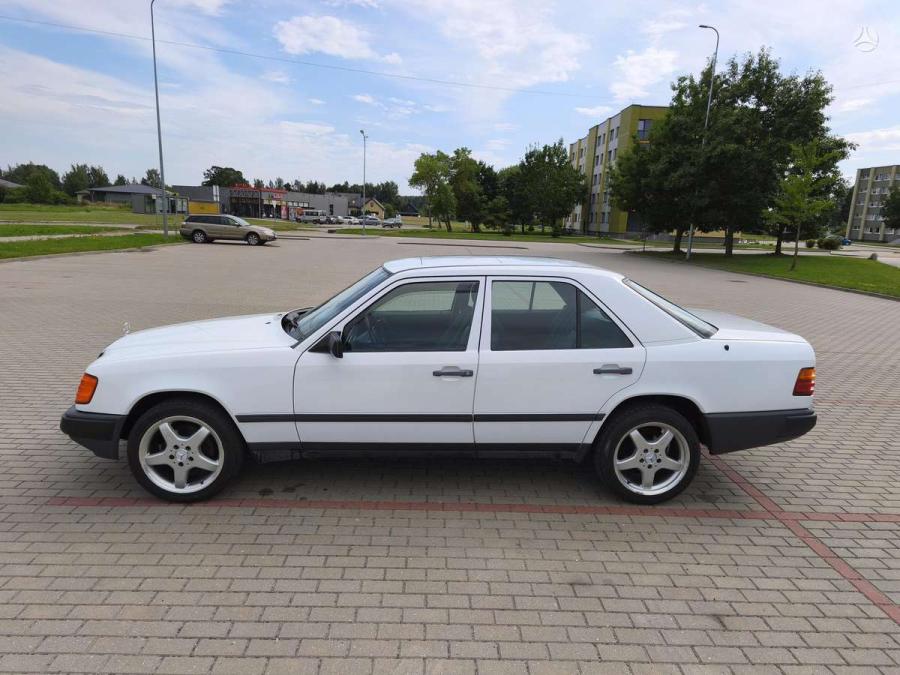 Balts Mercedes-Benz W 124 1987 Kauņa, ar dzinēja tilpumu 2.30 L un nobraukumu 104 tūkst. km par 4333 €, foto 5 vietnē AUTOMOTO.COM.LV