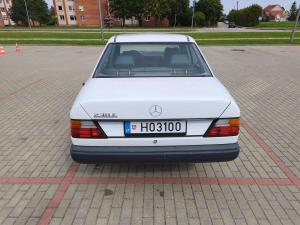Balts Mercedes-Benz W 124 1987 Kauņa, ar dzinēja tilpumu 2.30 L un nobraukumu 104 tūkst. km par 4333 €, foto 7 vietnē AUTOMOTO.COM.LV