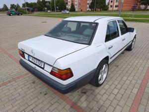 Balts Mercedes-Benz W 124 1987 Kauņa, ar dzinēja tilpumu 2.30 L un nobraukumu 104 tūkst. km par 4333 €, foto 8 vietnē AUTOMOTO.COM.LV