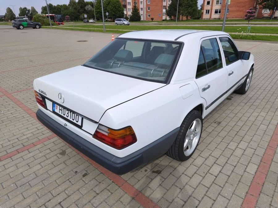 Balts Mercedes-Benz W 124 1987 Kauņa, ar dzinēja tilpumu 2.30 L un nobraukumu 104 tūkst. km par 4333 €, foto 8 vietnē AUTOMOTO.COM.LV