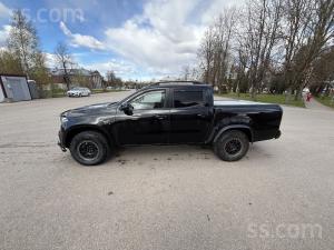 Black Mercedes-Benz X 250 2019 in Riga, with an engine capacity of 2.30 L and mileage of 126 thousand km for 28000 €, photo 5 on AUTOMOTO.COM.LV