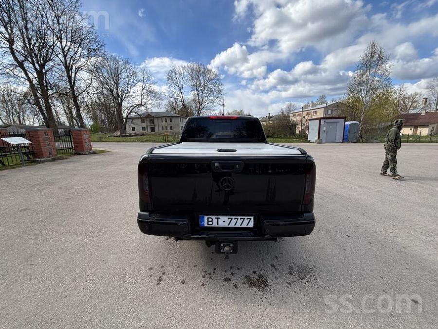 Black Mercedes-Benz X 250 2019 in Riga, with an engine capacity of 2.30 L and mileage of 126 thousand km for 28000 €, photo 8 on AUTOMOTO.COM.LV