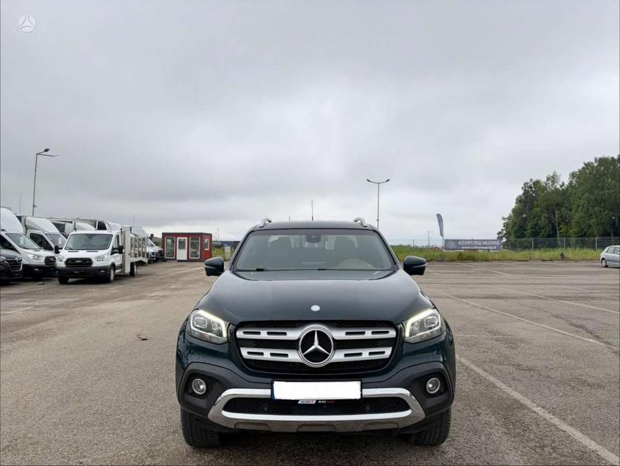 Green Mercedes-Benz X 250 2018 in Vilnius, with an engine capacity of 2.30 L and mileage of 205 thousand km for 21900 €, photo 3 on AUTOMOTO.COM.LV