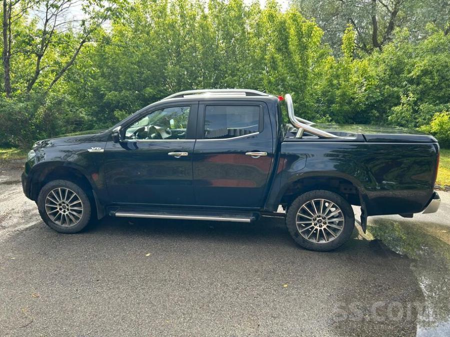 Black Mercedes-Benz X 350 2019 in Riga, with an engine capacity of 2.90 L and mileage of 161 thousand km for 34000 €, photo 6 on AUTOMOTO.COM.LV