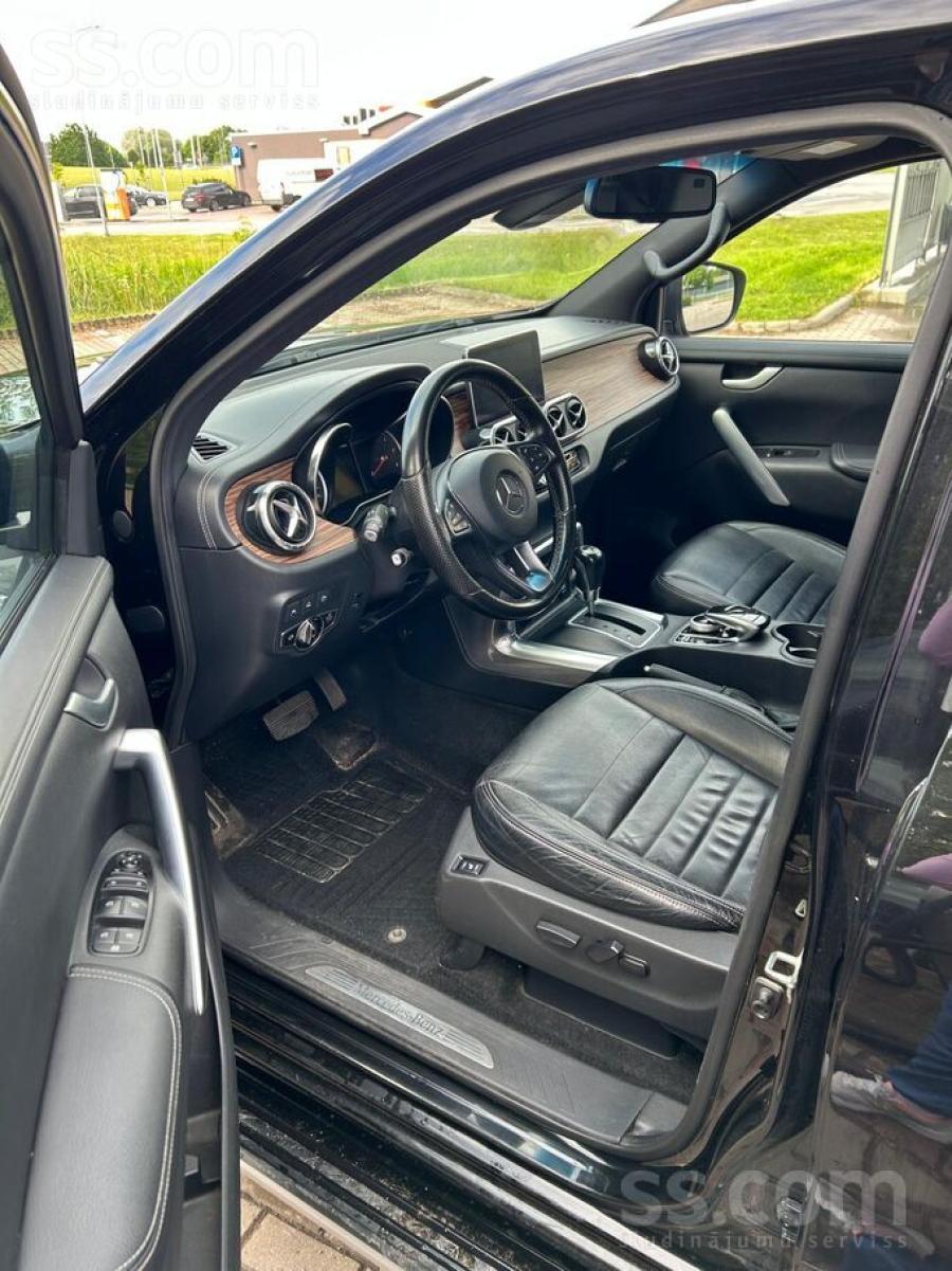 Black Mercedes-Benz X 350 2019 in Riga, with an engine capacity of 2.90 L and mileage of 161 thousand km for 34000 €, photo 8 on AUTOMOTO.COM.LV