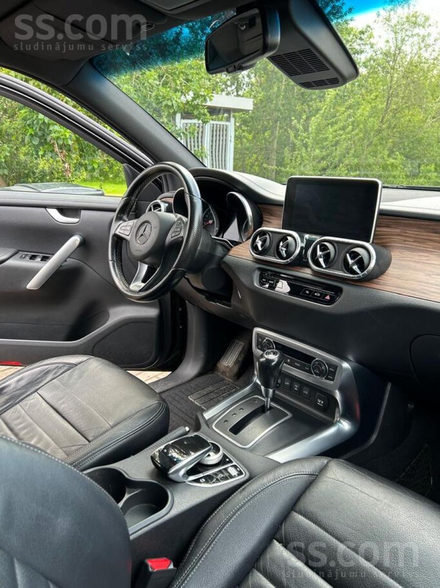 Black Mercedes-Benz X 350 2019 in Riga, with an engine capacity of 2.90 L and mileage of 161 thousand km for 34000 €, photo 9 on AUTOMOTO.COM.LV