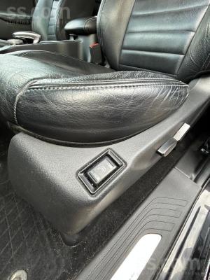 Black Mercedes-Benz X 350 2019 in Riga, with an engine capacity of 2.90 L and mileage of 161 thousand km for 34000 €, photo 15 on AUTOMOTO.COM.LV