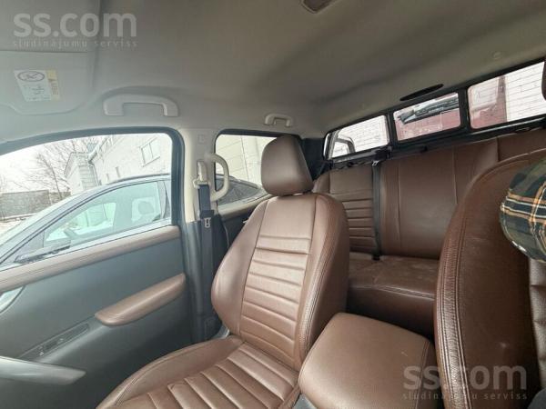 Blue Mercedes-Benz X 350 2019 in Riga, with an engine capacity of 3.00 L and mileage of 152 thousand km for 37000 €, photo 10 on AUTOMOTO.COM.LV
