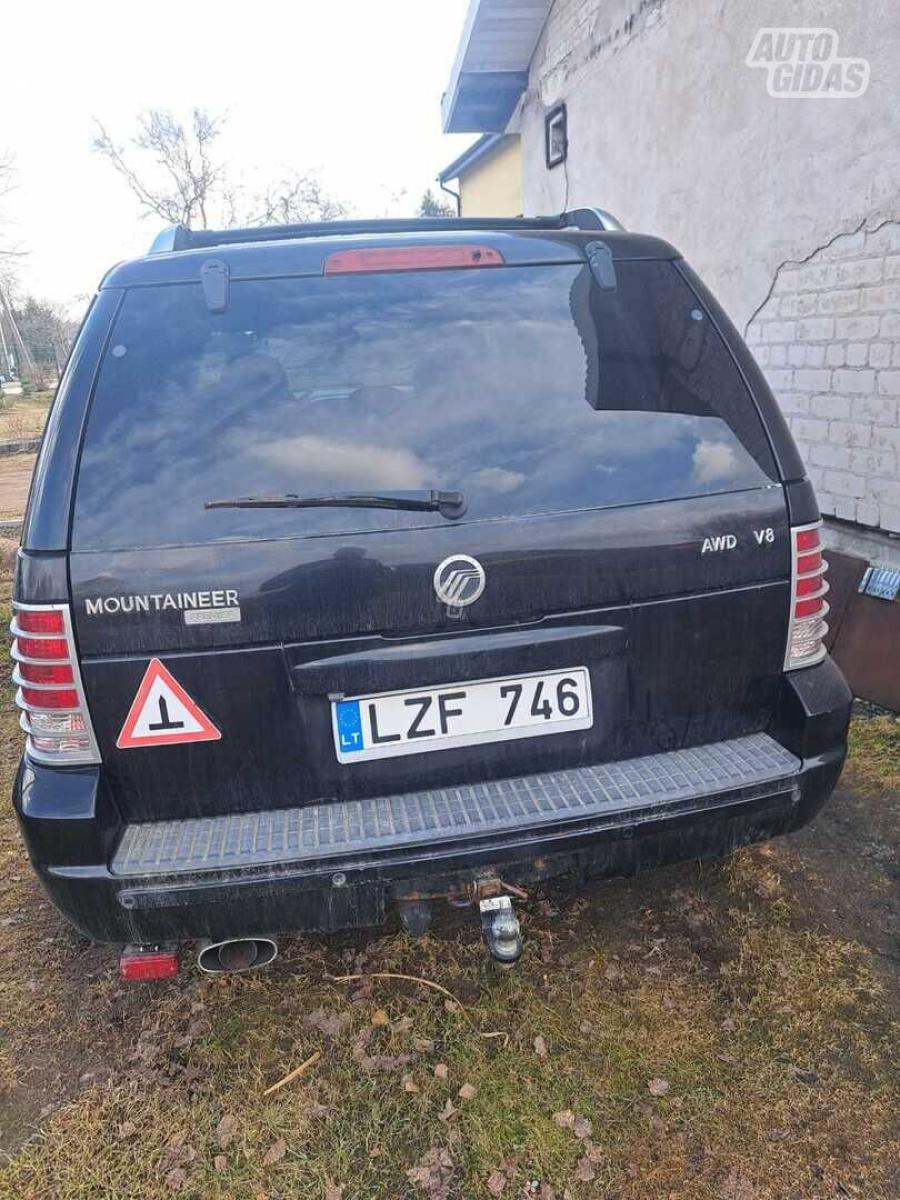 Black Mercury Mountaineer 2004 in Vilnius, with an engine capacity of 4.70 L and mileage of 351 thousand km for 3300 €, photo 3 on AUTOMOTO.COM.LV