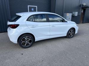 Balts MG 3 2024 Alīta, ar dzinēja tilpumu 1.50 L un nobraukumu 17 tūkst. km par 6400 €, foto 6 vietnē AUTOMOTO.COM.LV