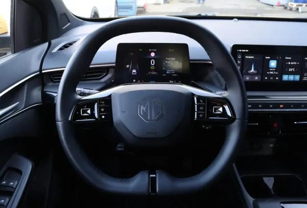 Dzeltens MG 3 2025 Rīga, ar dzinēja tilpumu 1.50 L un nobraukumu 18 tūkst. km par 22520 €, foto 4 vietnē AUTOMOTO.COM.LV
