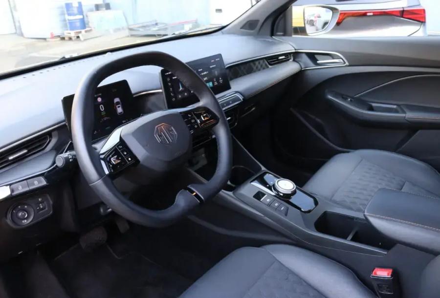 Dzeltens MG 3 2025 Rīga, ar dzinēja tilpumu 1.50 L un nobraukumu 18 tūkst. km par 22520 €, foto 5 vietnē AUTOMOTO.COM.LV