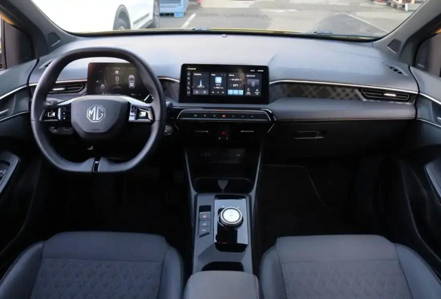 Dzeltens MG 3 2025 Rīga, ar dzinēja tilpumu 1.50 L un nobraukumu 18 tūkst. km par 22520 €, foto 10 vietnē AUTOMOTO.COM.LV