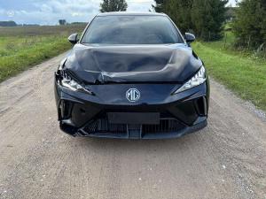 Black MG 4 EV 2023 in Kaunas, with an engine capacity of 0.00 L and mileage of 77 thousand km for 9650 €, photo  on AUTOMOTO.COM.LV