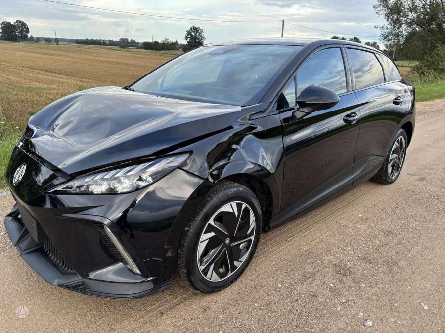 Black MG 4 EV 2023 in Kaunas, with an engine capacity of 0.00 L and mileage of 77 thousand km for 9650 €, photo 6 on AUTOMOTO.COM.LV