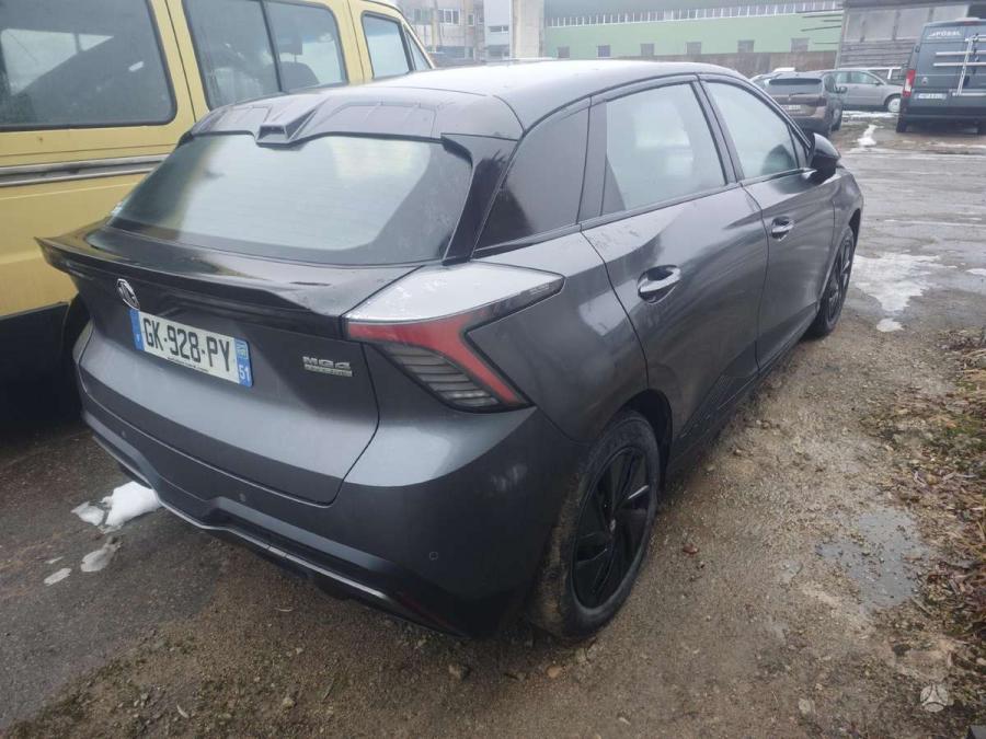 Grey MG 4 EV 2022 in Telschi, with an engine capacity of 0.00 L and mileage of 54 thousand km for 5900 €, photo 4 on AUTOMOTO.COM.LV