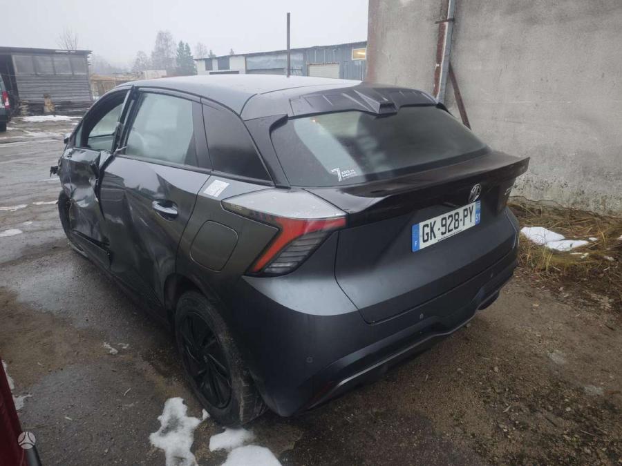 Pelēks MG 4 EV 2022 Telšiai, ar dzinēja tilpumu 0.00 L un nobraukumu 50 tūkst. km par 5800 €, foto 9 vietnē AUTOMOTO.COM.LV