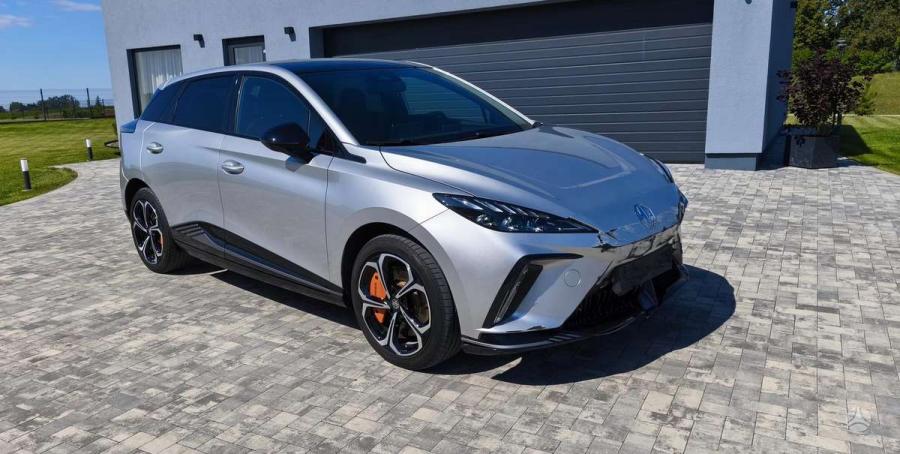 Pelēks MG 4 EV 2024 Alīta, ar dzinēja tilpumu 0.00 L un nobraukumu 4 tūkst. km par 14800 €, foto 1 vietnē AUTOMOTO.COM.LV