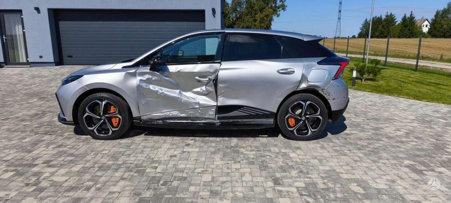 Pelēks MG 4 EV 2024 Alīta, ar dzinēja tilpumu 0.00 L un nobraukumu 4 tūkst. km par 14800 €, foto 7 vietnē AUTOMOTO.COM.LV