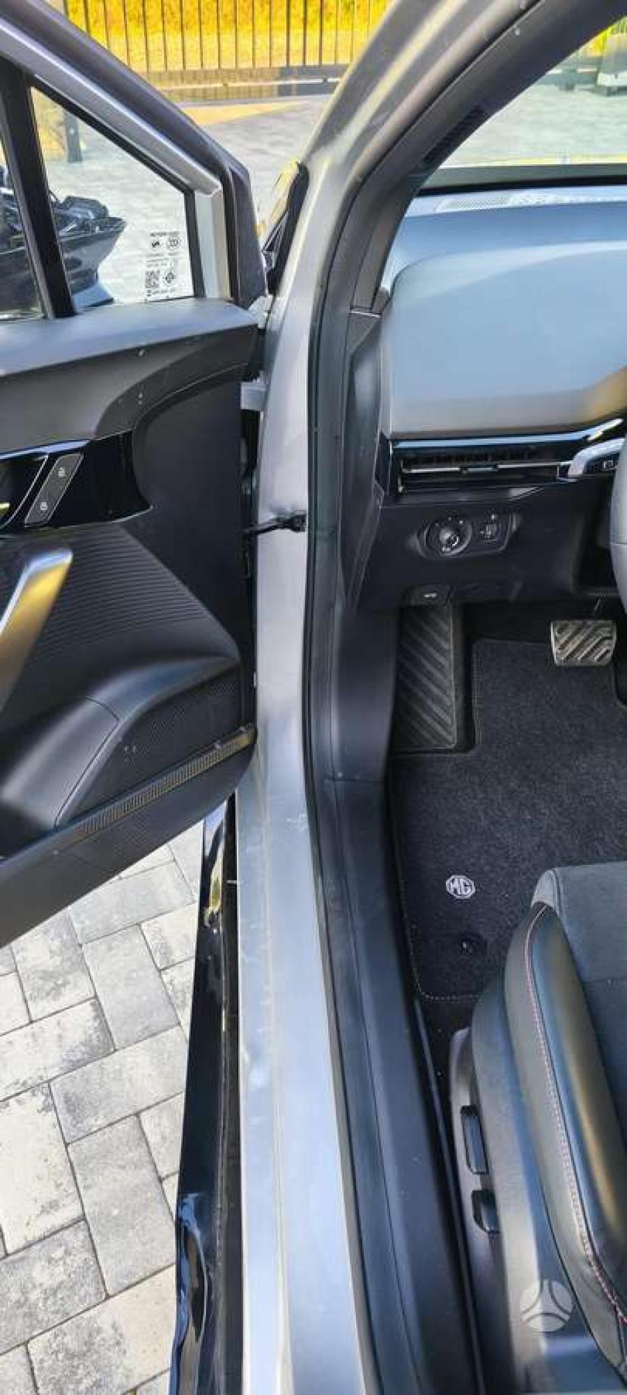 Pelēks MG 4 EV 2024 Alīta, ar dzinēja tilpumu 0.00 L un nobraukumu 4 tūkst. km par 14800 €, foto 13 vietnē AUTOMOTO.COM.LV