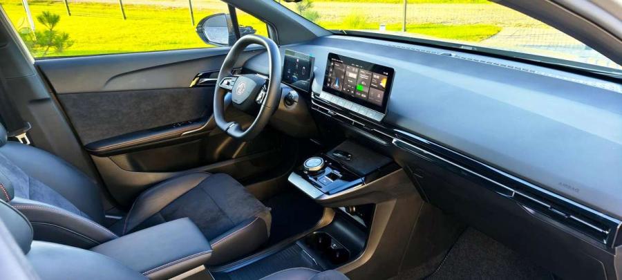 Pelēks MG 4 EV 2024 Alīta, ar dzinēja tilpumu 0.00 L un nobraukumu 4 tūkst. km par 14800 €, foto 18 vietnē AUTOMOTO.COM.LV