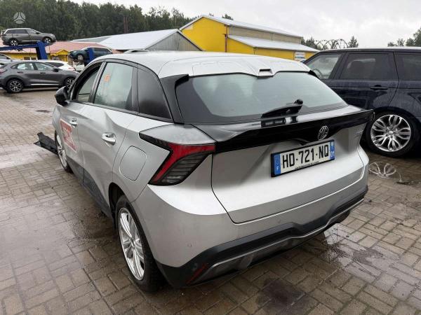 Grey MG 4 EV 2025 in Kaunas, with an engine capacity of 0.00 L and mileage of 3 thousand km for 7700 €, photo 5 on AUTOMOTO.COM.LV