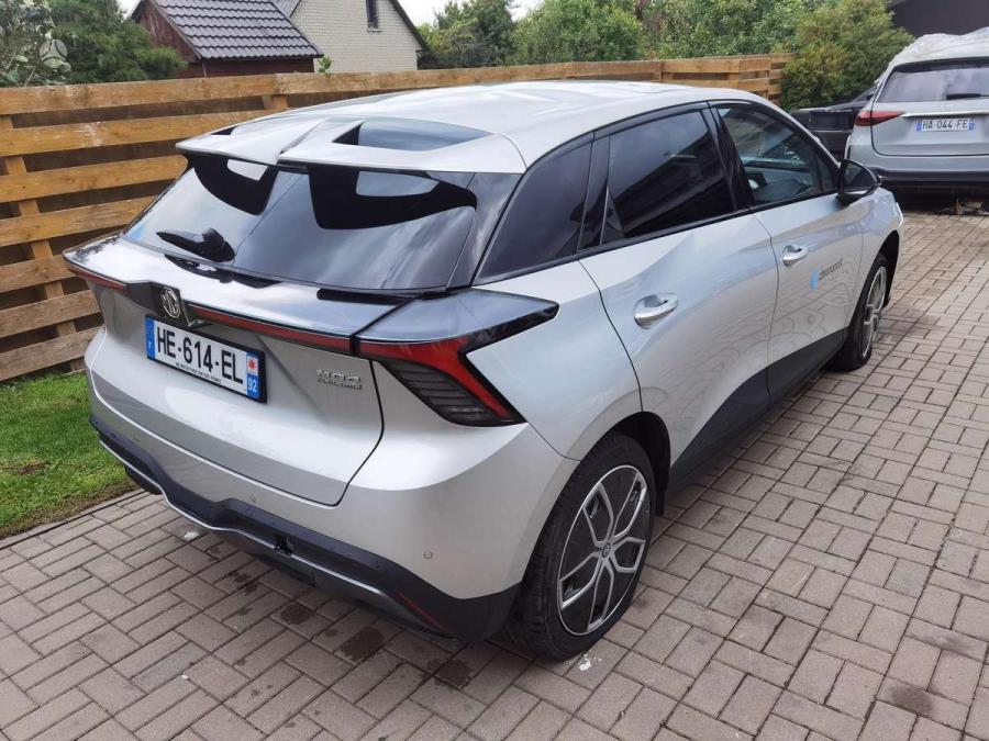 Серый МГ 4 EV 2025 в Каунас, объемом двигателя 0.00 л и пробегом 30 тыс. км за 9400 €, фото 1 на AUTOMOTO.COM.LV