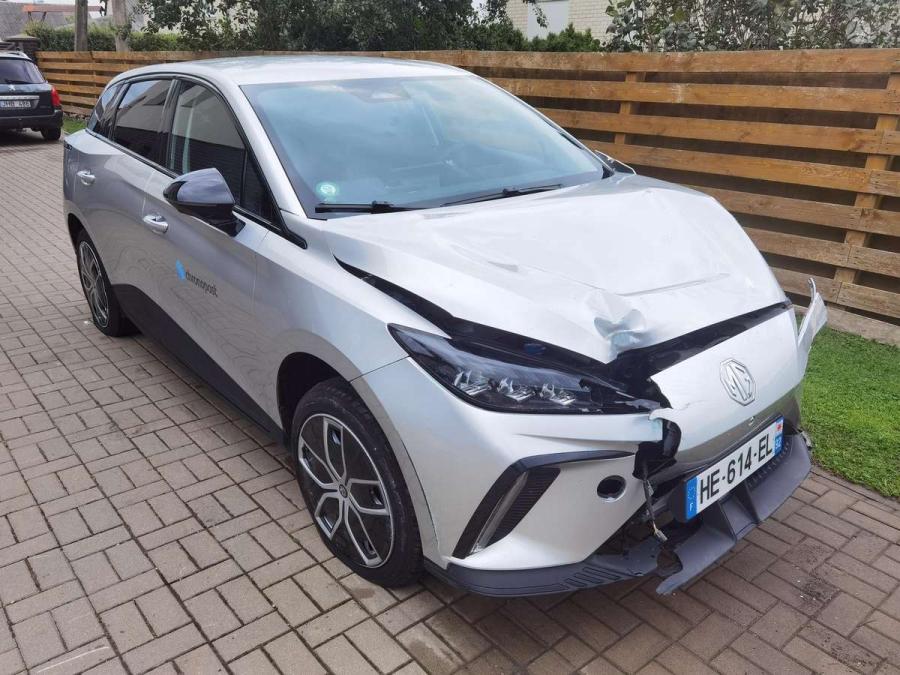 Серый МГ 4 EV 2025 в Каунас, объемом двигателя 0.00 л и пробегом 30 тыс. км за 9400 €, фото 6 на AUTOMOTO.COM.LV