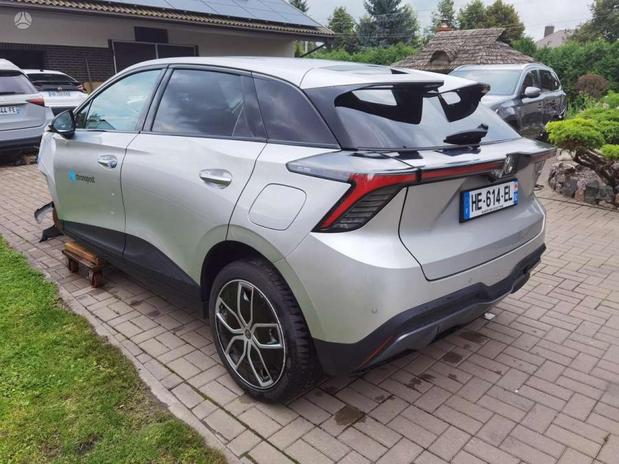 Серый МГ 4 EV 2025 в Каунас, объемом двигателя 0.00 л и пробегом 30 тыс. км за 9400 €, фото 11 на AUTOMOTO.COM.LV