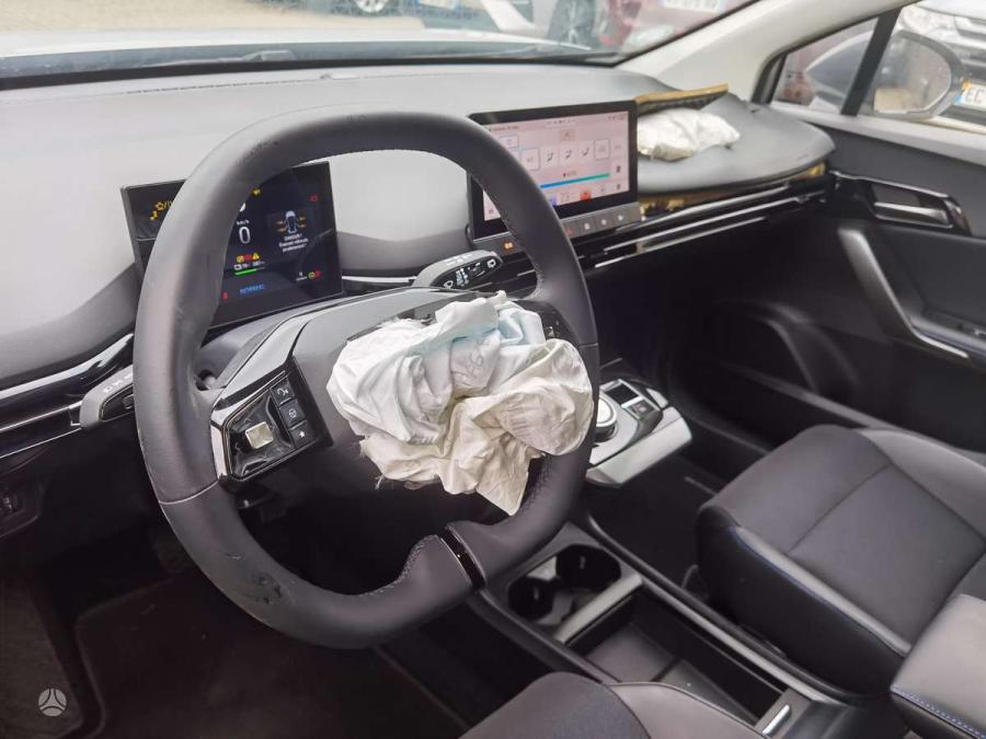 Серый МГ 4 EV 2025 в Каунас, объемом двигателя 0.00 л и пробегом 30 тыс. км за 9400 €, фото 16 на AUTOMOTO.COM.LV
