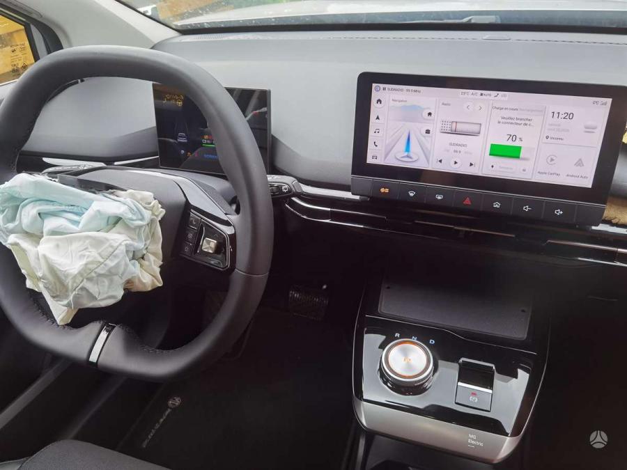 Серый МГ 4 EV 2025 в Каунас, объемом двигателя 0.00 л и пробегом 30 тыс. км за 9400 €, фото 24 на AUTOMOTO.COM.LV