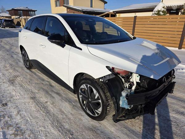 Balts MG 4 EV 2022 Šauļi, ar dzinēja tilpumu 0.00 L un nobraukumu 52 tūkst. km par 12900 €, foto 3 vietnē AUTOMOTO.COM.LV