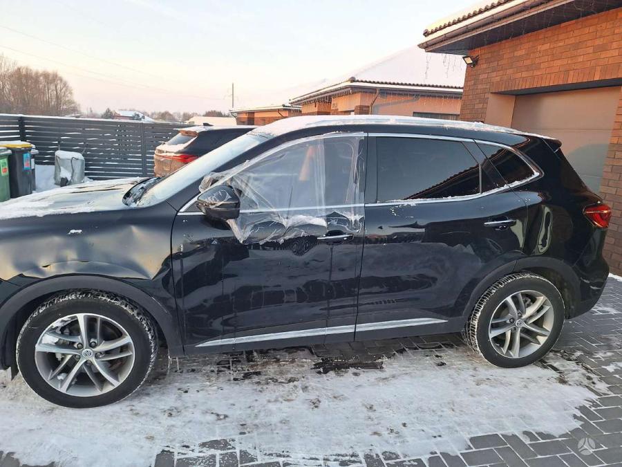 Melns MG EHS 2021 Panevēža, ar dzinēja tilpumu 1.50 L un nobraukumu 52 tūkst. km par 7850 €, foto 4 vietnē AUTOMOTO.COM.LV