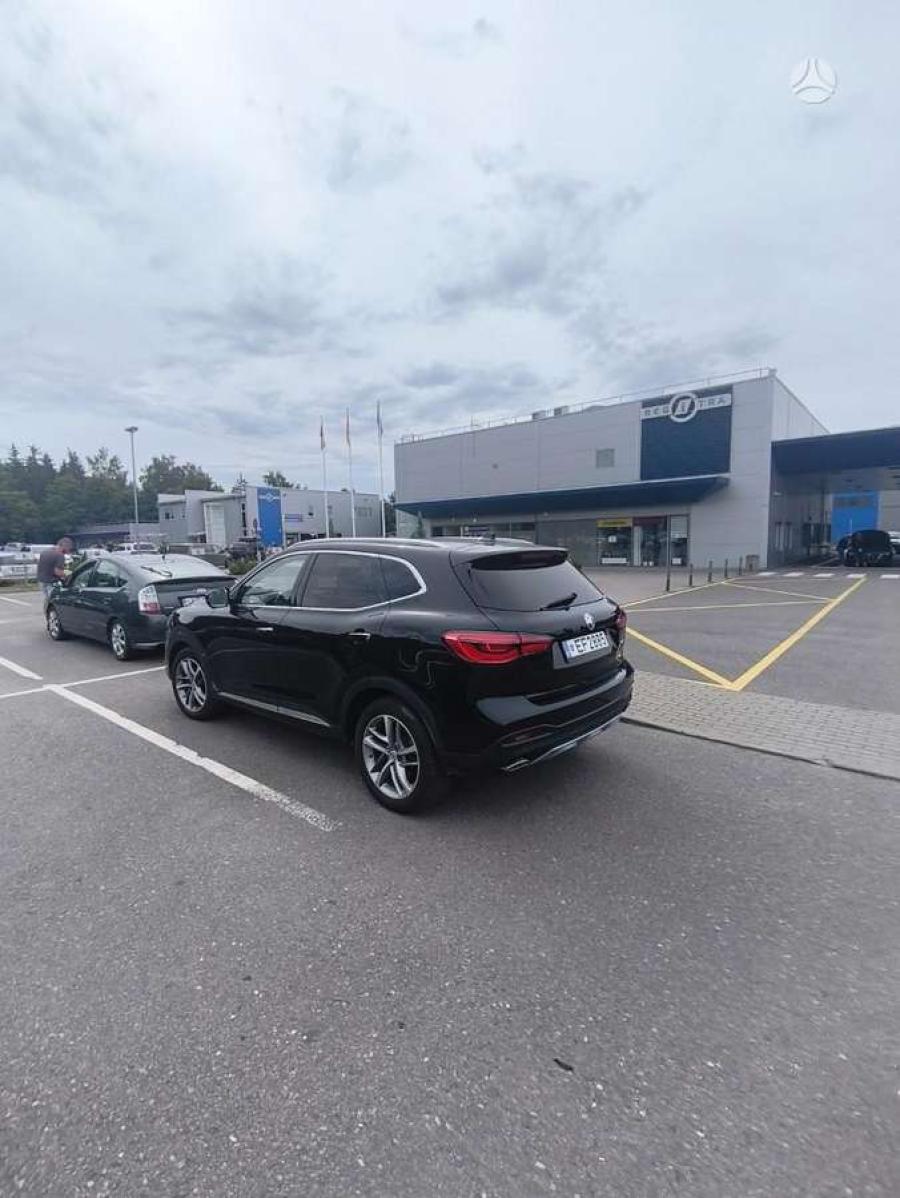 Black MG EHS 2021 in Kaunas, with an engine capacity of 1.49 L and mileage of 83 thousand km for 16000 €, photo 4 on AUTOMOTO.COM.LV