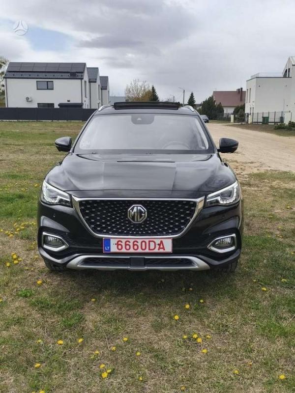 Black MG EHS 2021 in Kaunas, with an engine capacity of 1.49 L and mileage of 83 thousand km for 16000 €, photo 5 on AUTOMOTO.COM.LV