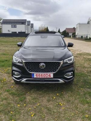 Black MG EHS 2021 in Kaunas, with an engine capacity of 1.49 L and mileage of 83 thousand km for 16000 €, photo 6 on AUTOMOTO.COM.LV