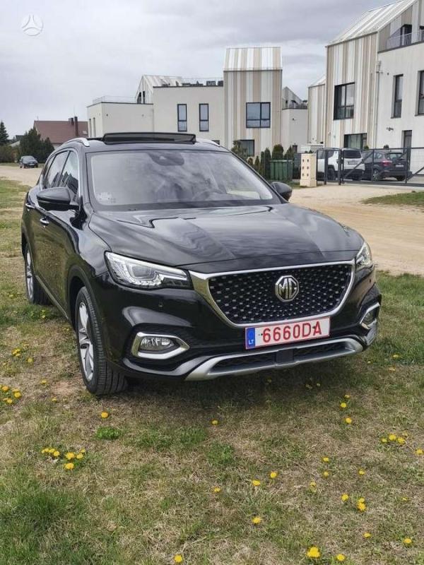 Black MG EHS 2021 in Kaunas, with an engine capacity of 1.49 L and mileage of 83 thousand km for 16000 €, photo 7 on AUTOMOTO.COM.LV