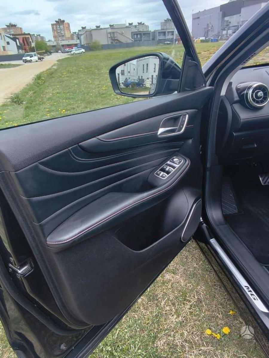 Black MG EHS 2021 in Kaunas, with an engine capacity of 1.49 L and mileage of 83 thousand km for 16000 €, photo 15 on AUTOMOTO.COM.LV