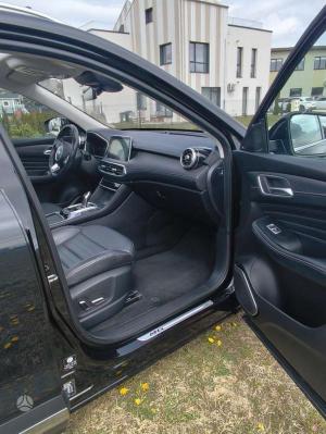 Black MG EHS 2021 in Kaunas, with an engine capacity of 1.49 L and mileage of 83 thousand km for 16000 €, photo 22 on AUTOMOTO.COM.LV