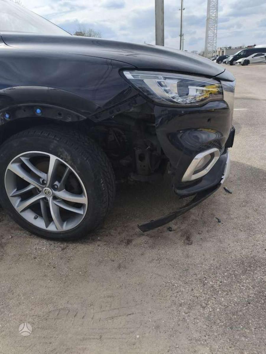 Black MG EHS 2021 in Kaunas, with an engine capacity of 1.49 L and mileage of 83 thousand km for 16000 €, photo 40 on AUTOMOTO.COM.LV