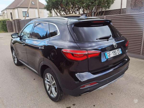 Black MG EHS 2022 in Kaunas, with an engine capacity of 1.49 L and mileage of 99 thousand km for 12500 €, photo 3 on AUTOMOTO.COM.LV